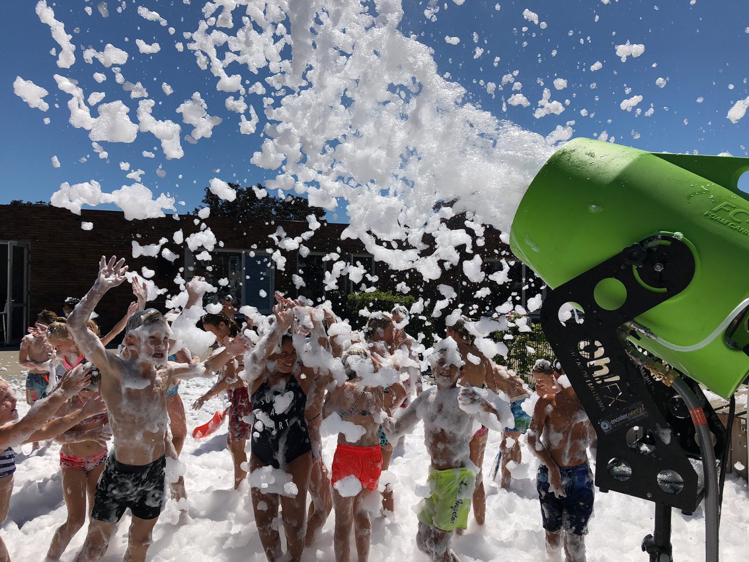 Schuimkanon huren | Master Partys; Foam / schuim party effecten